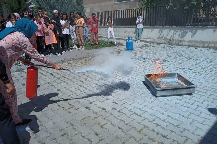 Kayseri itfaiyesinden 'yangın eğitimi' | Ankara Masası